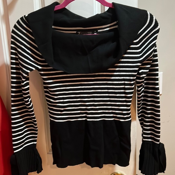 New York & Company | Sweaters | 7th Avenue Nyco Beautiful Sweater ...